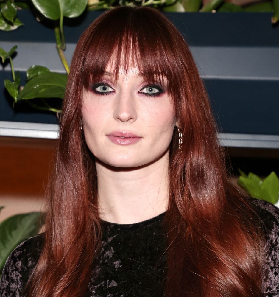Cabelo vermelho cereja: como adotar a cor do momento - Beleza na Web