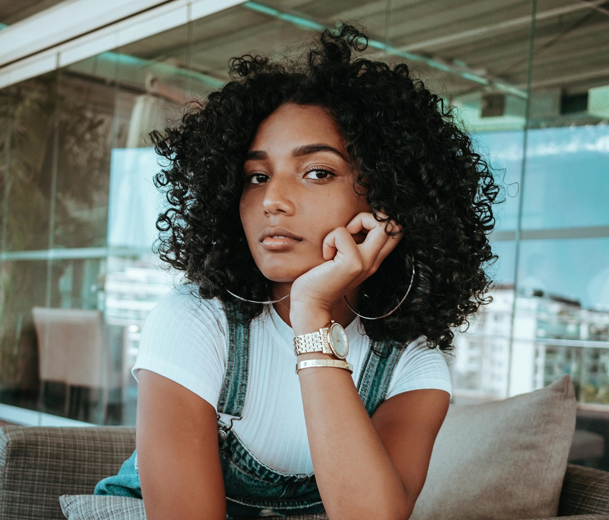 Cabelo cacheado, crespo e ondulado: qual seu tipo de cacho? | Eudora