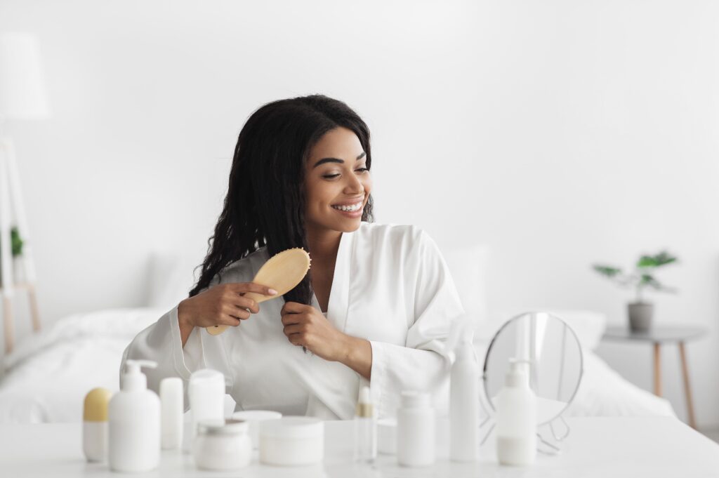 O que é leave-in? 10 benefícios para o cabelo | O Boticário